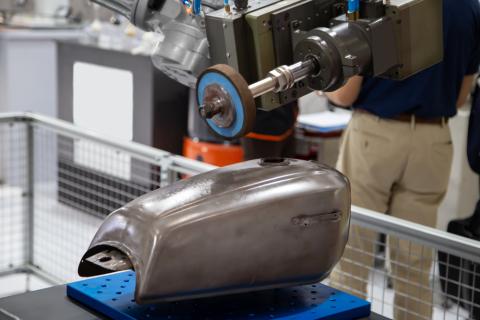 Grinding Robots: Automating for Productivity and Safety | HowToRobot