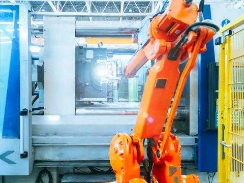 Injection Molding Robots: Automating the Complete Process | HowToRobot
